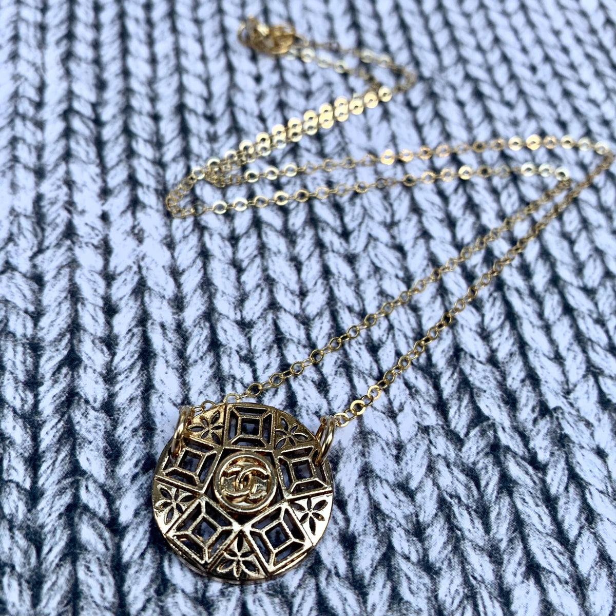 Chanel Gold Button Necklace – Vintage Vogue Lux